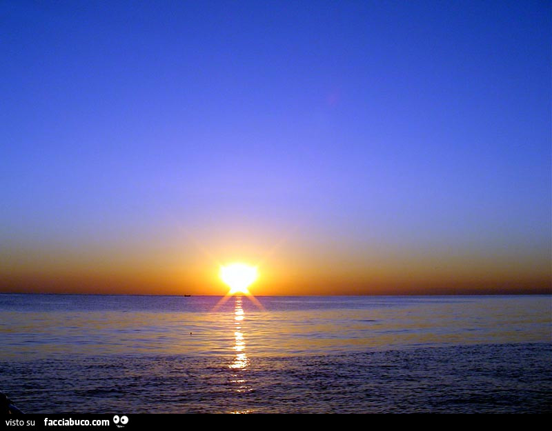 L'alba al mare condiviso da mikaft - Facciabuco.com